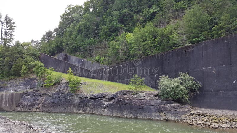 Dewey Dam stock image. Image of hills, dewey, paintsville - 94849641