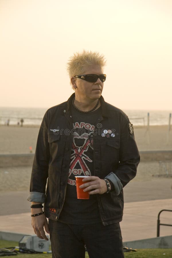 Dexter Holland editorial image. Image of video, holland - 24761600