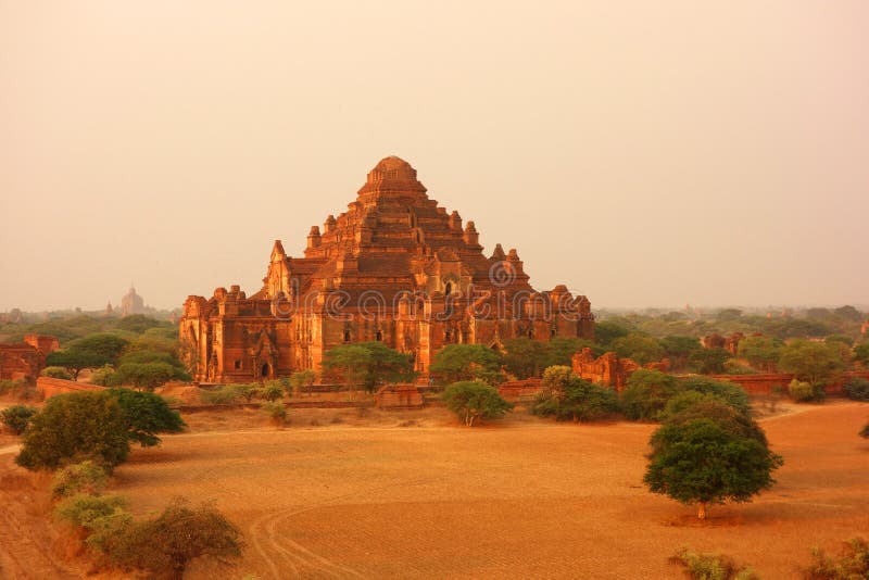 Dhammayangyi temple, Bagan stock image. Image of praying - 83362579