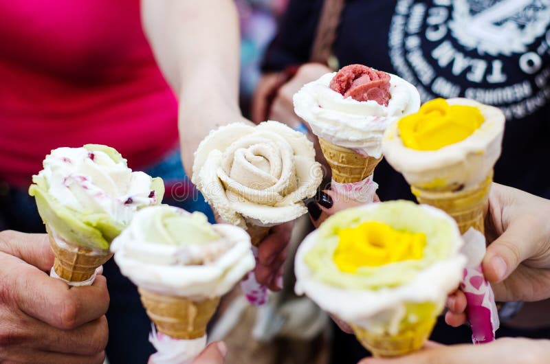 Di forma di Rosa gelato fotografia stock. Immagine di varietà - 31737112