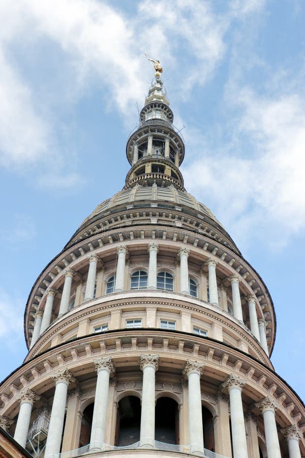 Di Novara de la cúpula imagen de archivo. Imagen de edificio - 31131797