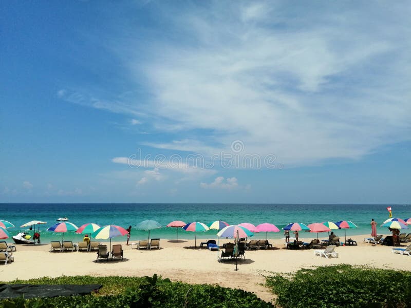 Dia Quente Na Praia De Surin Foto de Stock Editorial - Imagem de areia ...