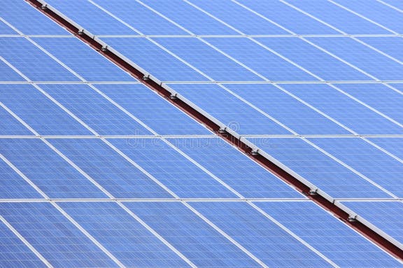 Diagonal del panel solar imagen de archivo. Imagen de reanudable - 24777589