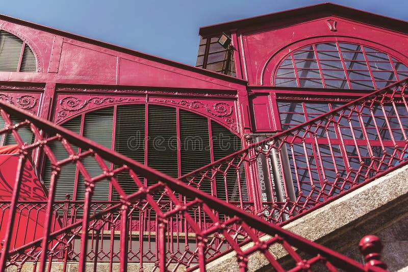 Diagonal Perspective Architecture Stock Photo - Image of contemporary ...