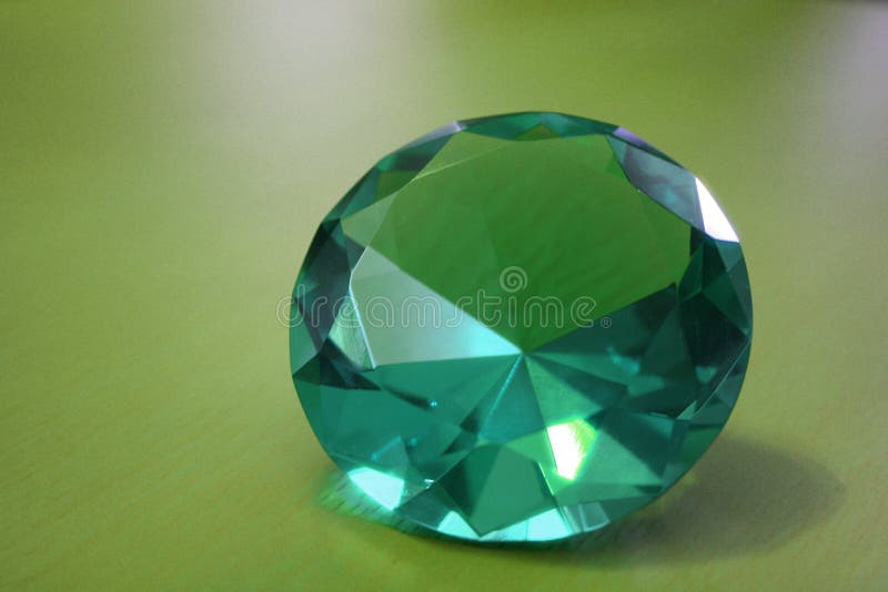 Vert de diamant image stock. Image du brillant, émeraude - 9470723