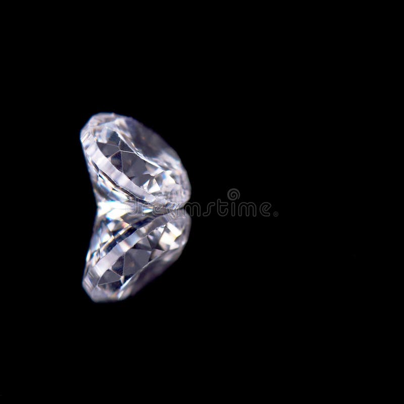 Diamante en fondo negro foto de archivo. Imagen de regalo - 127223232