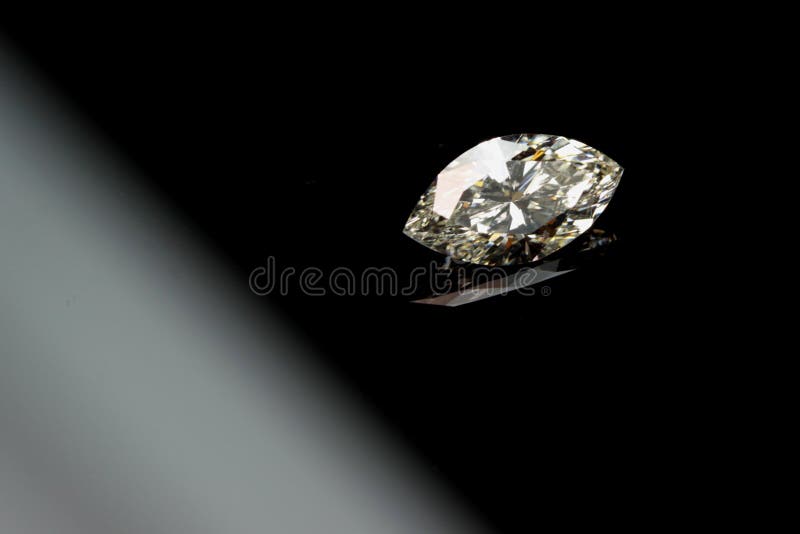 Top, Bottom and Side Views of Pear Diamond Stock Illustration ...