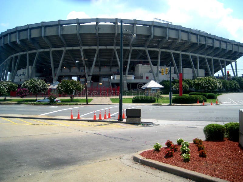 The Diamond in Richmond, VA Editorial Photography - Image of mulch ...