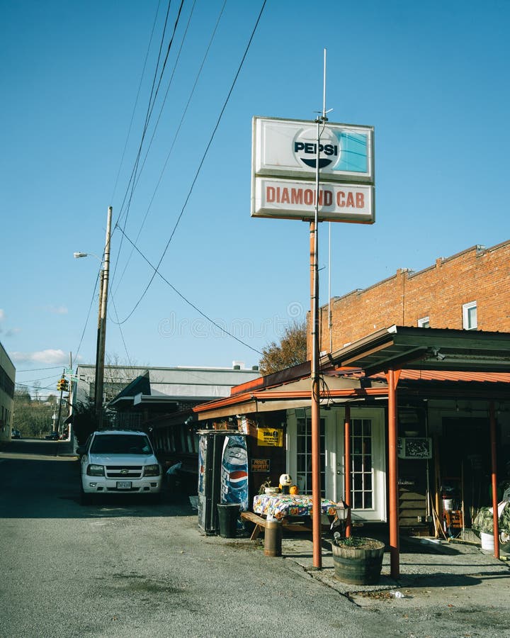 Diamond Cab Vintage Sign, Marion, Virginia Editorial Photography ...