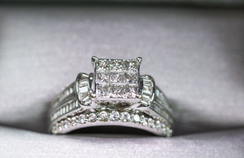 A Diamond Engagement Ring in a Box with Glint/reflection. Shimmering ...