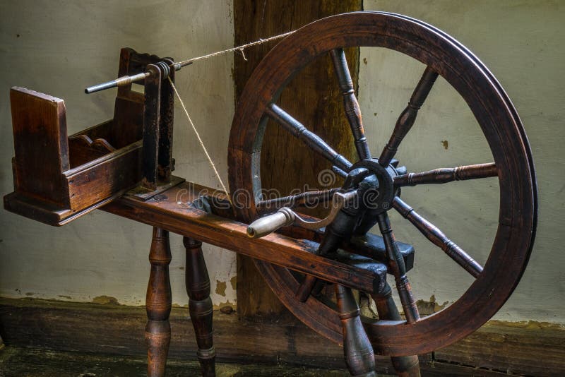 Die Alte Und Alte Spindel in Einem Raum Stockbild - Bild von hölzern ...