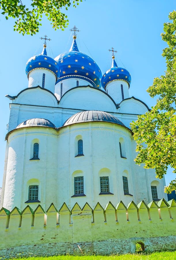 Die Apsis Der Geburt Christis-Kathedrale in Suzdal Stockfoto - Bild von ...