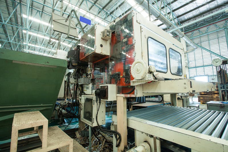 Die-cut Machine editorial photography. Image of factory - 45873552