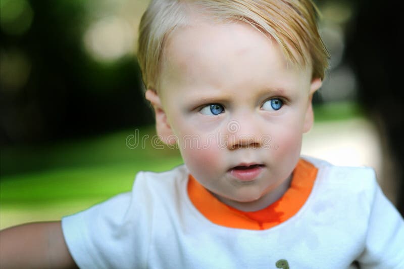 Die Drohung stockfoto. Bild von drohung, mühe, kind, spiel - 6506728