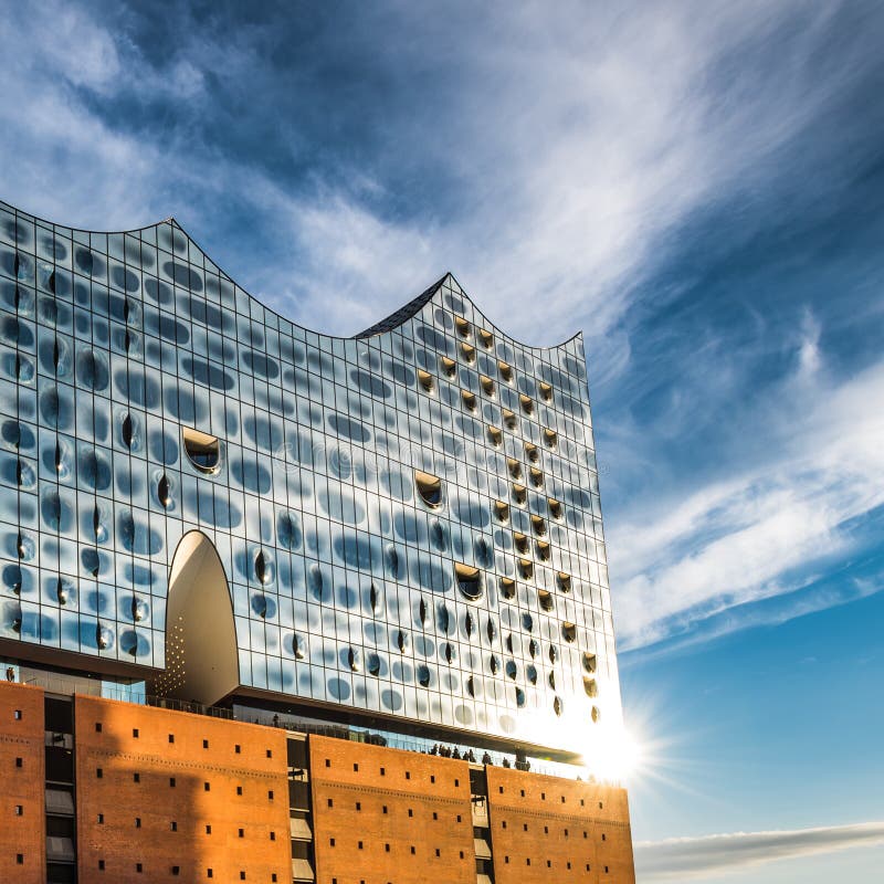 Das Elbphilharmonie, Konzertsaal Im Hafen Von Hamburg Auf Der Elbe ...