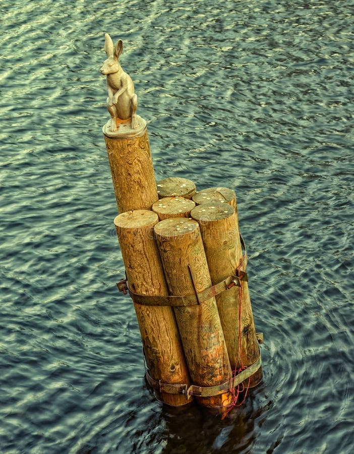 Hasestatue Auf Einer Bank Auf Haseinsel in Peter- Und Paul-Festung, St ...