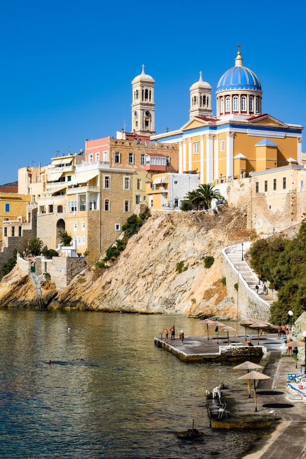 Die Insel von Syros redaktionelles stockbild. Bild von mitte - 106514094