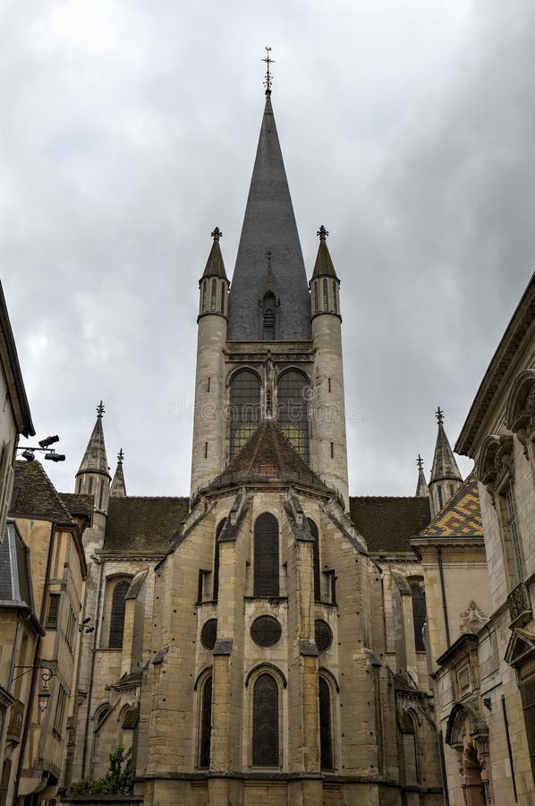 Die Kirche Notre Dame In Dijon, Frankreich Stockfoto - Bild von ...