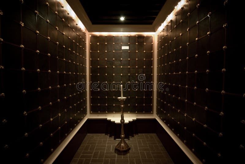 Die Krypta stockbild. Bild von asche, kirche, unterirdisch - 7123145