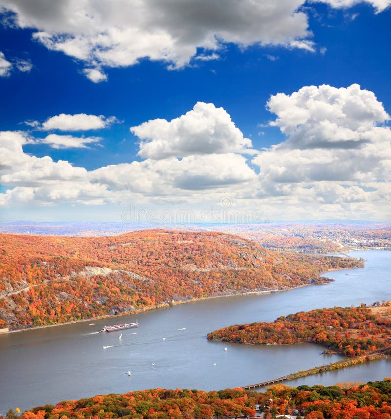 Die Laublandschaft an Der Hudson-Flussregion Stockfoto - Bild von ...