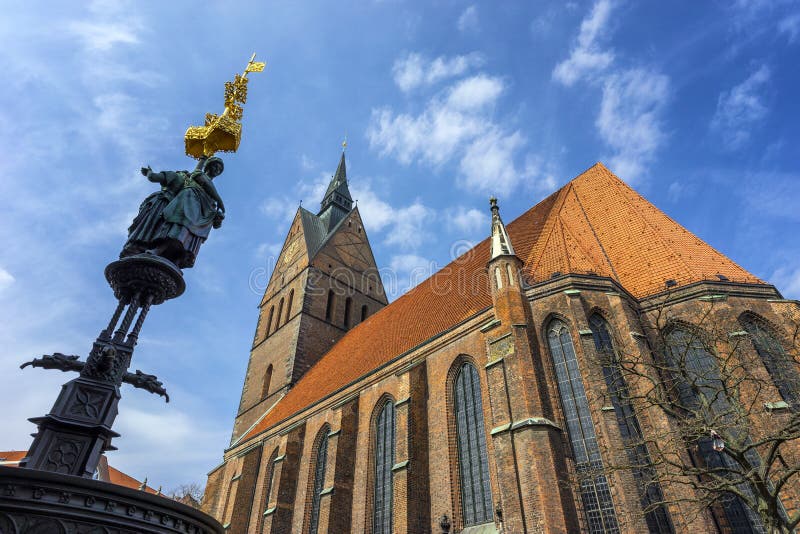 Hannover-Kathedrale stockfoto. Bild von borduhr, religion - 149272916