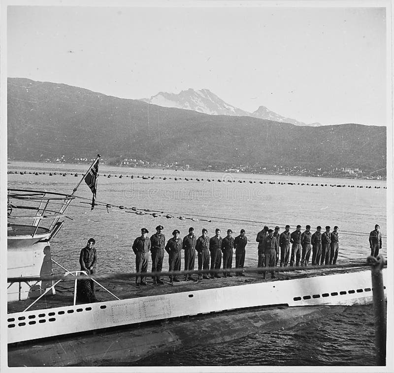 Die Mannschaft Ist An Deck Angetreten (Die U-Boote Laufen Ein) Picture ...