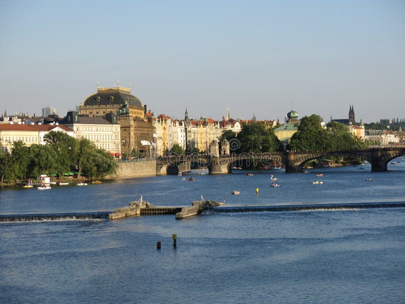 Die Moldau-Fluss, Prag stockfoto. Bild von sommer, wasser - 34934302