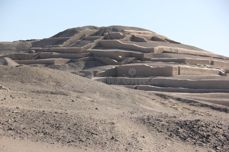 Die Pyramide Bei Cahuachi, Peru Stockfoto - Bild von zieleinheit, peru ...