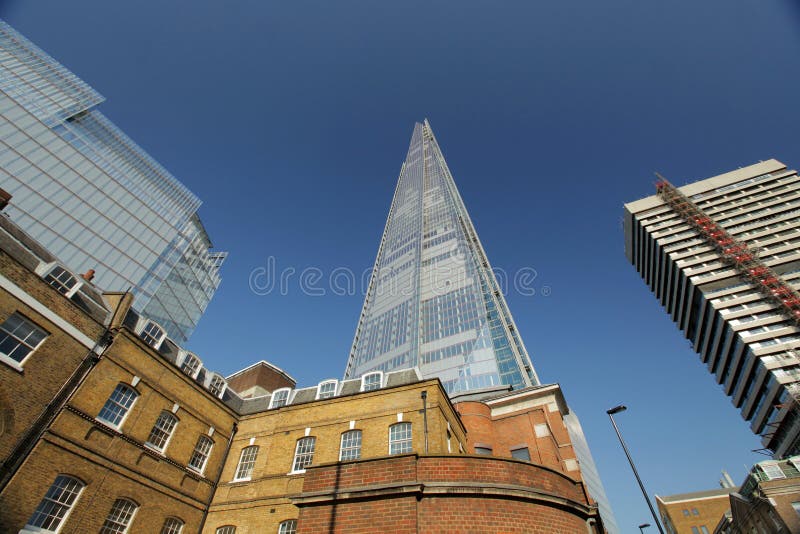 Die Scherbe redaktionelles stockfotografie. Bild von glas - 31535347