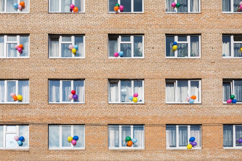 Die Schulfassade stockbild. Bild von september, fassade - 32483361