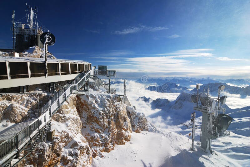 Die Station auf dem Berg stockfoto. Bild von europa, alpen - 26545326