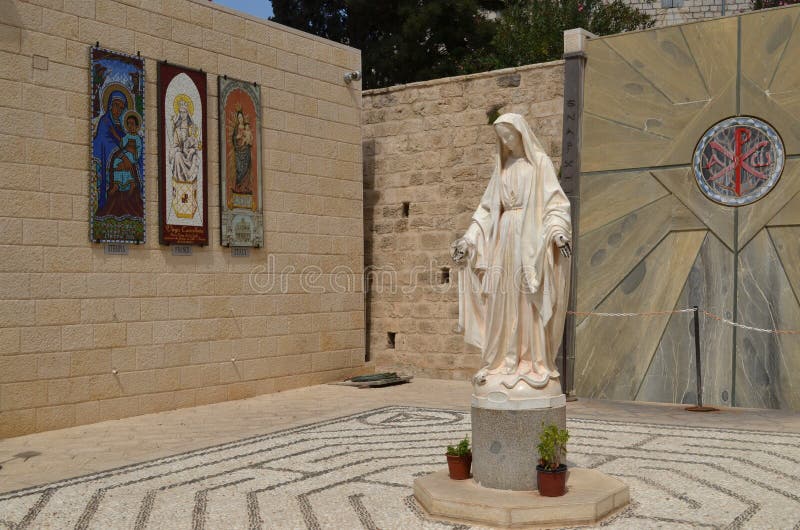 Die Statue Von Jungfrau Maria, Nazareth Stockbild - Bild von christ ...