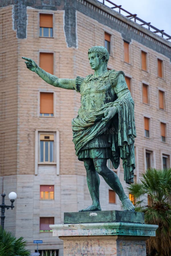 Die Statue Von Octavian Augustus Oder Die Statue D'Auguste Kaiser in ...