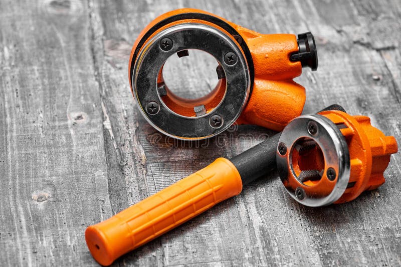 Die Stock and Die Professional Tool for Cutting Threads on Pipes, Studs ...