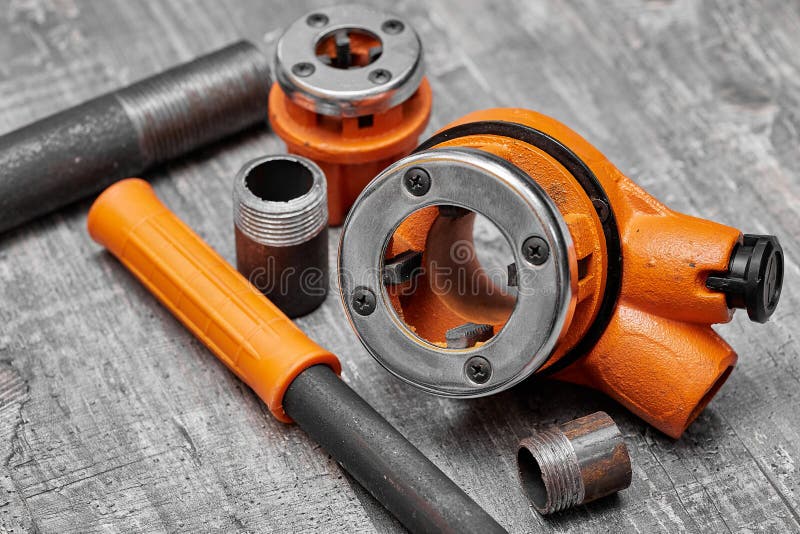 Die Stock and Die Professional Tool for Cutting Threads on Pipes, Studs ...