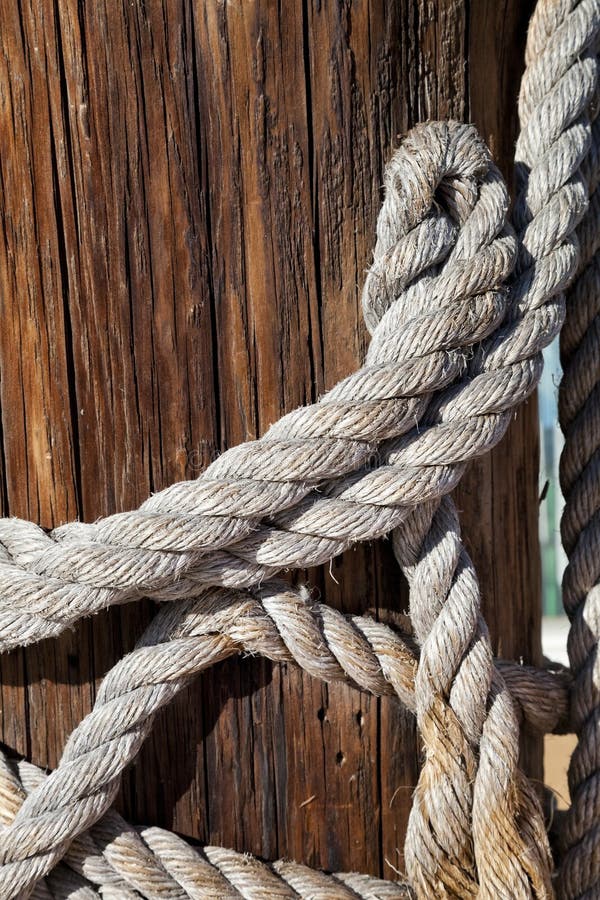 Die Trosse stockbild. Bild von boot, hanf, stärke, ring - 16504939