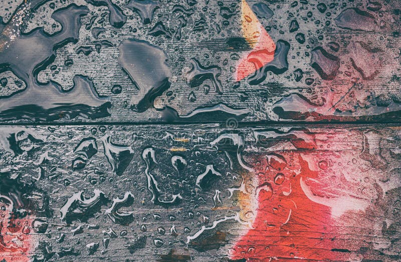 Die Wassertropfen, Die Auf Einem Bretterboden Gehockt Werden, Wird ...