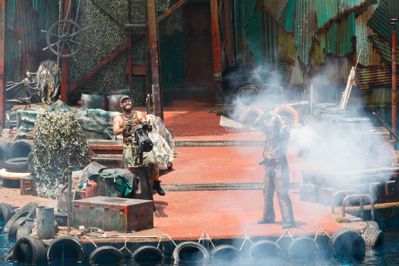 Die WaterWorld-Show redaktionelles bild. Bild von schauspieler - 72971660
