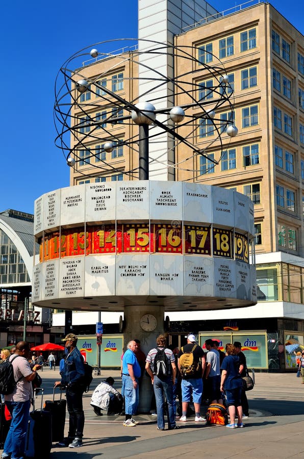 Die Weltuhr (Weltzeituhr) in Berlin Redaktionelles Stockbild - Bild von ...