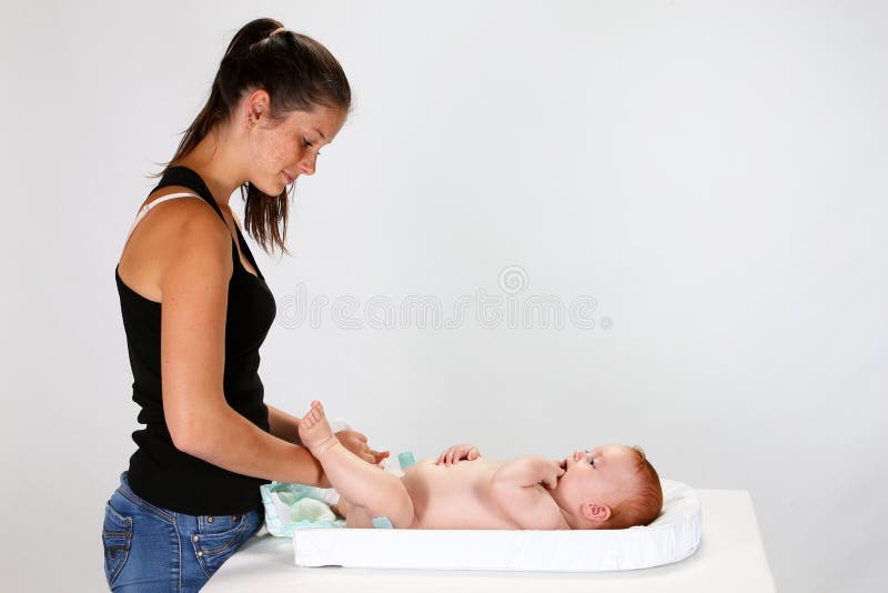 Die Windel des Babys stockfoto. Bild von wischer, schwester - 48944836