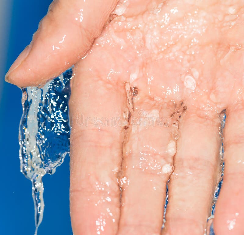 Dien Leidingwater In Aard In Stock Foto - Afbeelding bestaande uit open ...