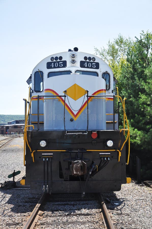 CSX Diesel Locomotive editorial stock image. Image of passenger - 21051069