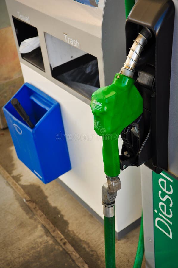 Dieselkraftstofffilter Und Wasserabscheider Stockfoto - Bild von ...