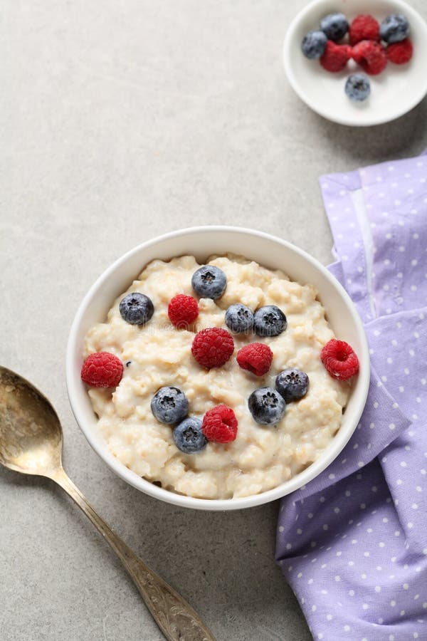 Diet Cereal Breakfast with Berry Stock Photo - Image of concrete, sweet ...