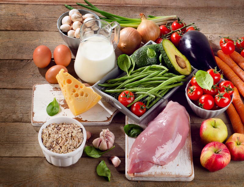 Dieta Equilibrada, El Cocinar Y Concepto Sano De La Comida En La Tabla ...