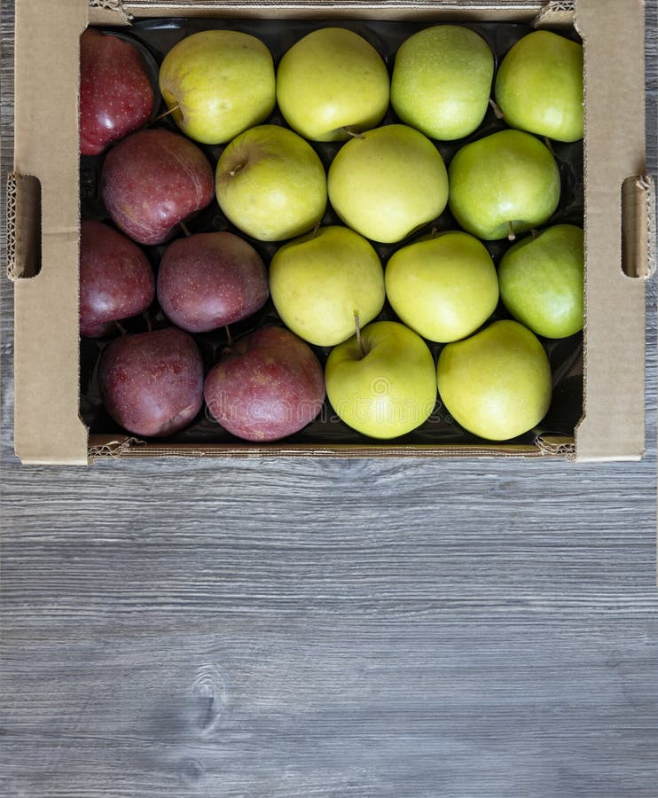 Diferentes Tipos De Manzanas Verdes Y Rojas Imagen de archivo - Imagen ...