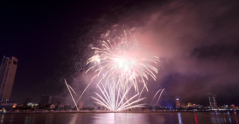 DIFF Da Nang International Fireworks Festival 2017 Vietnam Jun 2017 ...