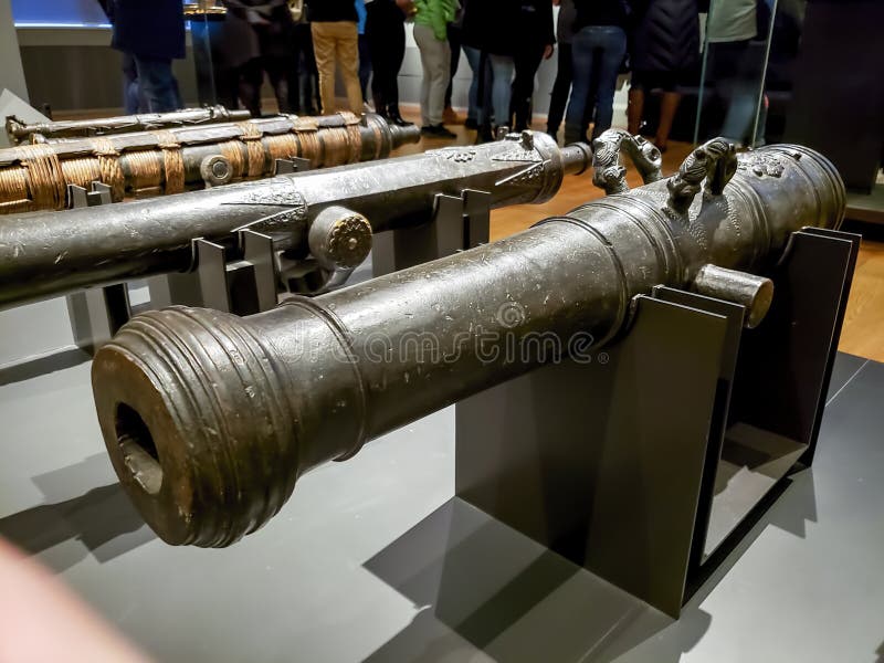 Different Cannon Types and Sizes from the 16th Century on Display ...