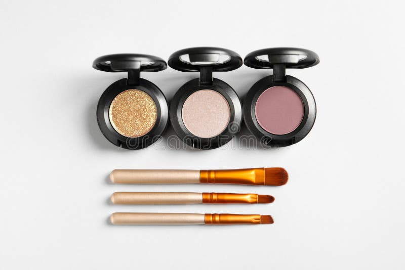 Different Eye Shadows and Brushes on White Background, Flat Lay. Stock ...