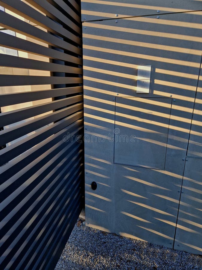 Different Models and Solutions of Sliding Gates To Control Your Stock ...